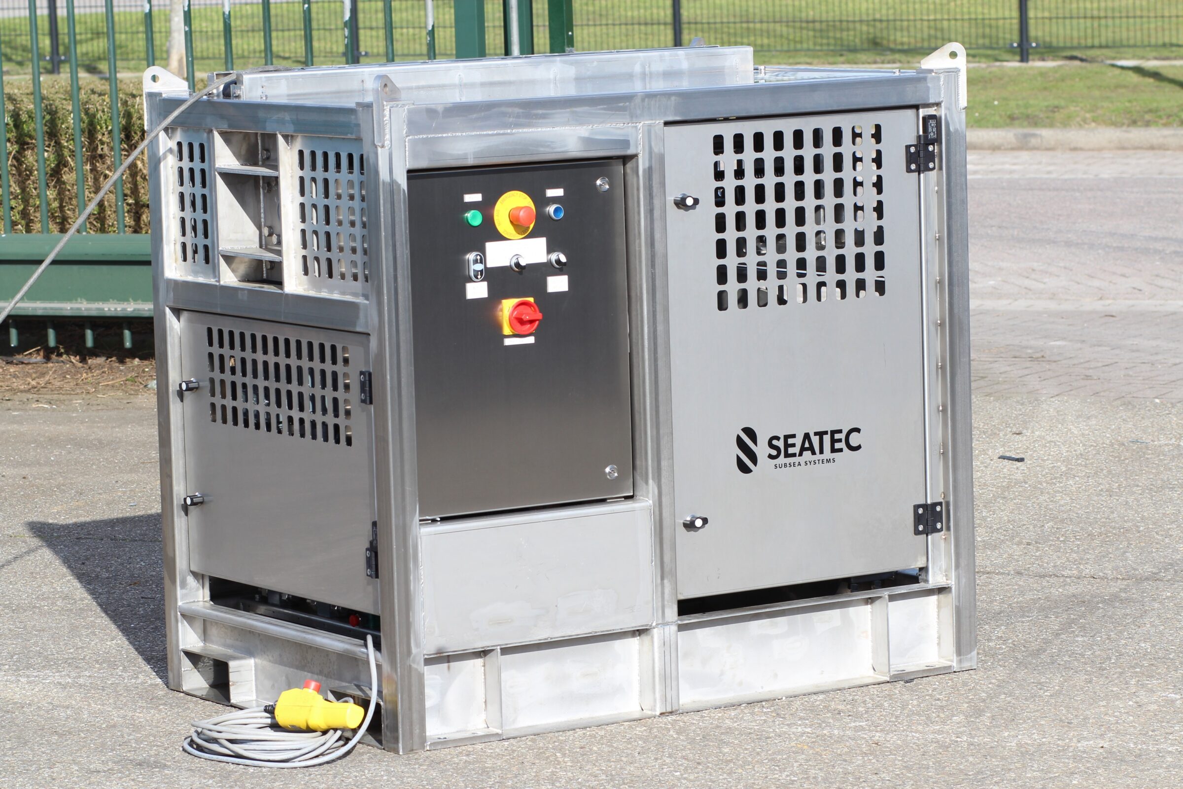 Hydraulical winches - Winches & launching systems - Seatec