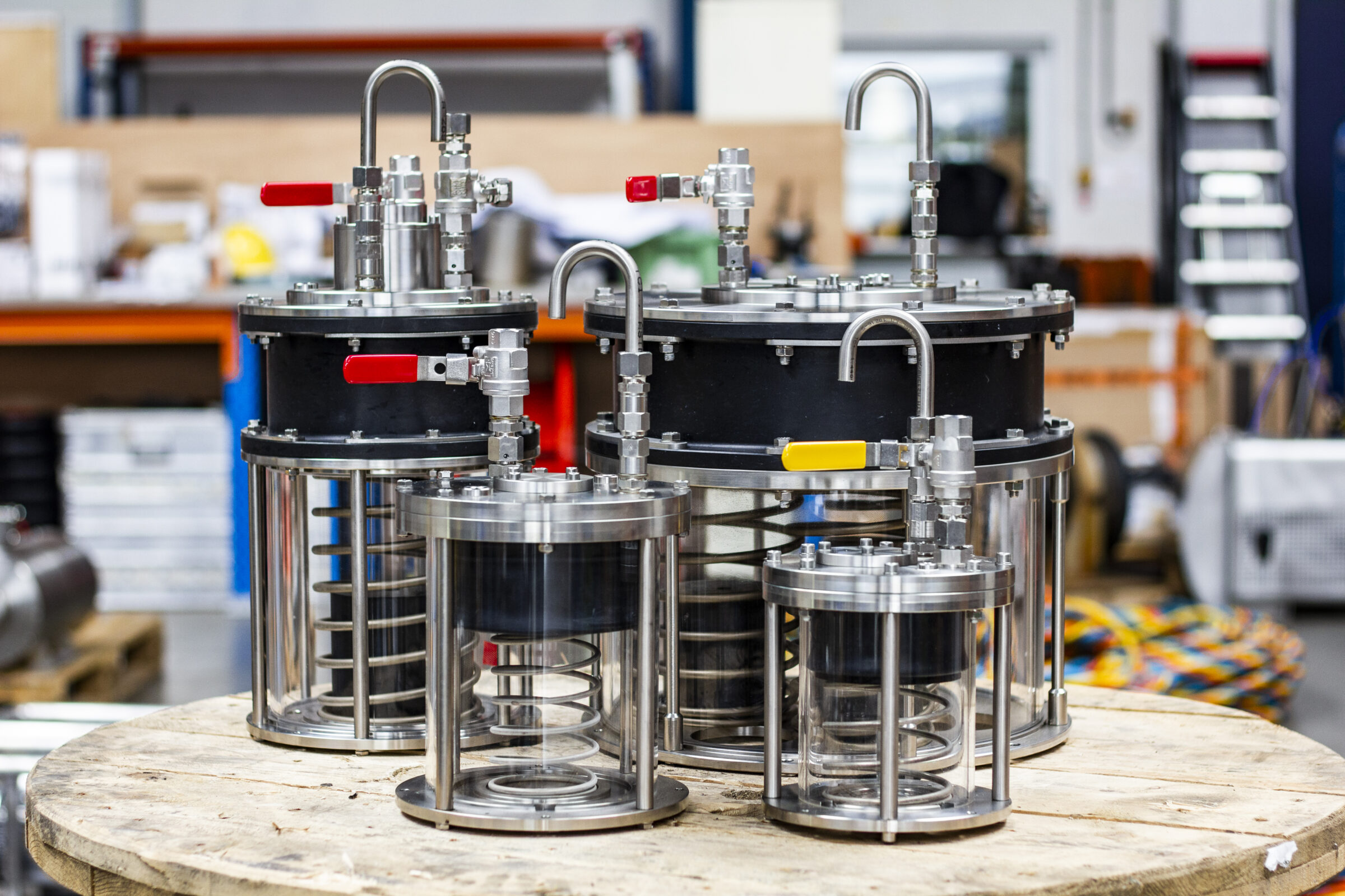 Hydraulic compensators - Hydraulic products - Seatec